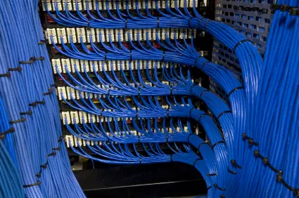 Технология Ethernet будет заменена беспроводной связью в центрах обработки данных 10094_1