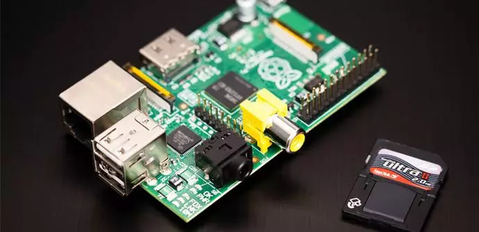 Raspberry PI: ផ្នែកជាក់លាក់ជាមួយនឹងសៀវភៅដៃគ្រប់ប្រភេទ