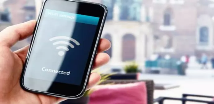 Serĉu disponeblajn Wifi-retojn per la poŝtelefono