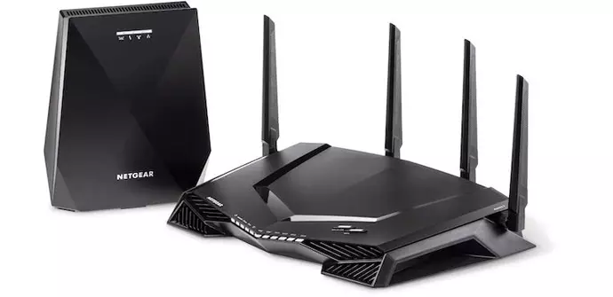 Netgear XRM570 Nighthawk Pro Gaming: router kit + Wi-Fi Mesh සෙල්ලම් කිරීමට 13805_1