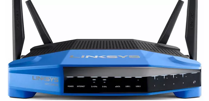 Linksys WRT1900AC: Ruteri i gjeneratës tjetër në dizajnin WRT54GL 13814_1