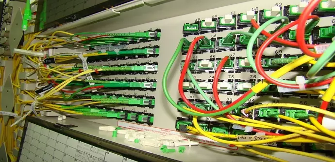 Fiber optic link panel