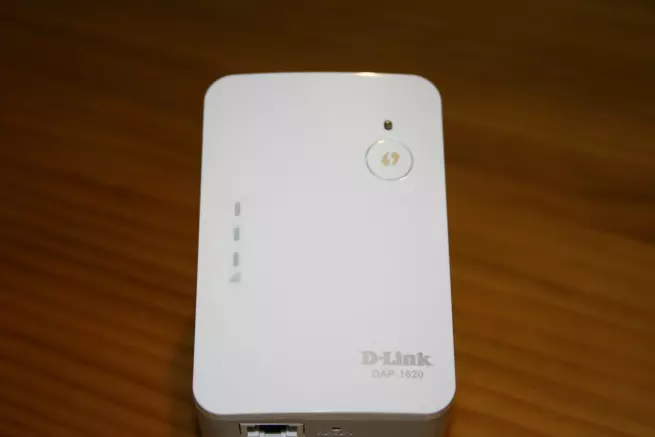 D-Link DAP-1620 Wi-Fi повторитель спереди