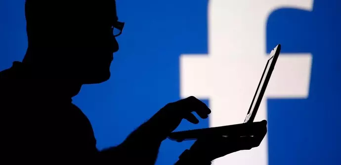 социјален приклучок Фејсбук безбедносен пропуст кражба на сметка