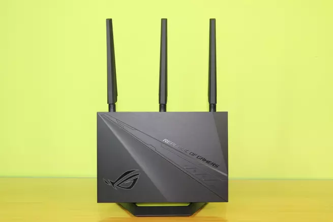 ASUS ROG Rapture GT-AC2900 gaming-router voorzijde