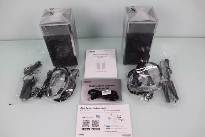 Išsamus ASUS ZenWiFi Pro XT12 Mesh WiFi dėžutės turinys