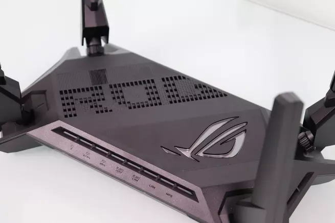 راهنمای نصب سریع روتر بازی ASUS GT-AX6000 در قسمت کناری روتر بازی