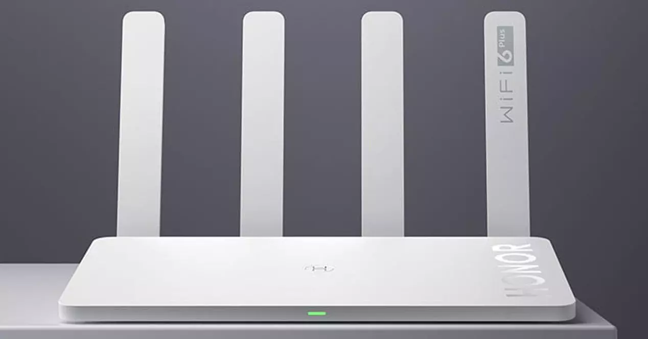 Honor Router 3: Karakteristik ak poukisa yo pa achte routeur Wi-Fi 6 sa a 18595_1