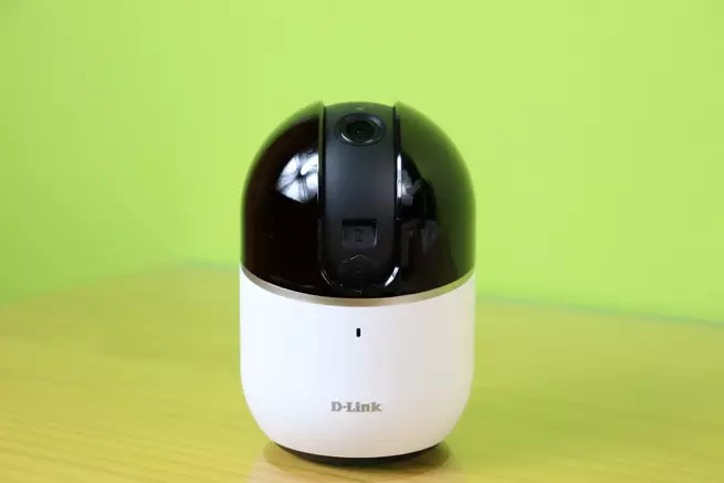 D-Link DCS-8515LH IP-Kamera Vorderseite mit Objektverfolgung