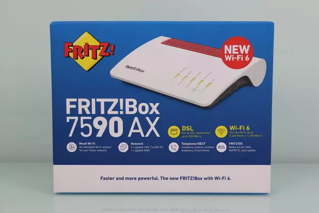 WiFi 6 ਰਾਊਟਰ ਬਾਕਸ FRITZBox 7590 AX ਦੇ ਸਾਹਮਣੇ