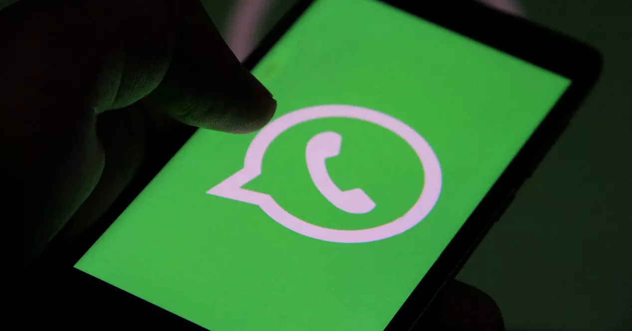 pirater les messages WhatsApp