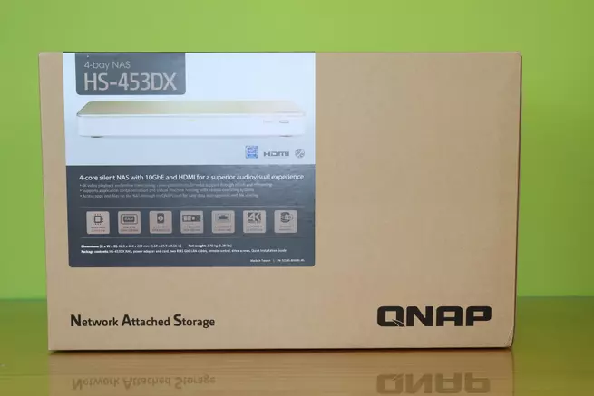 QNAP HS-453DX NAS ਸਰਵਰ ਵਿਸਤਾਰ ਵਿੱਚ ਸਾਹਮਣੇ