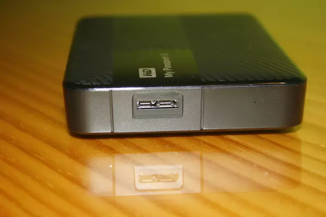 Ceanglóir USB 3.0 tiomáint USB WD My Passport X