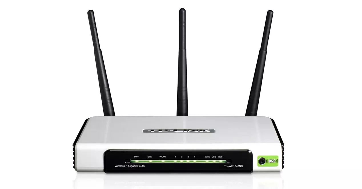 TP-LINK TL-WR1043ND Ultimate: Pagrepaso sa kini nga gigabit neutral nga router nga adunay 300Mbps WiFi N ug USB NAS 23306_1