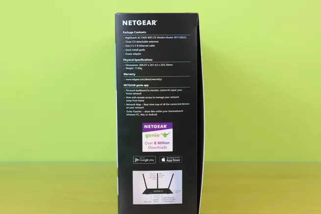 Tuo nga kilid sa NETGEAR Nighthawk R7100LG 4G router box