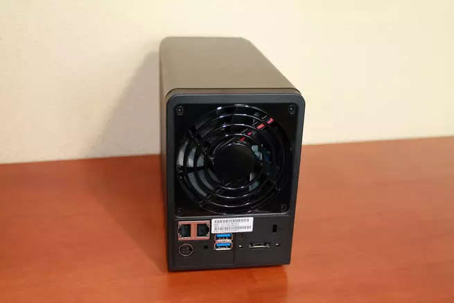 Detay dèyè Synology DS718+ NAS la