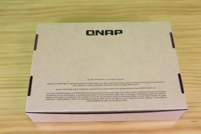 قاب سوئیچ QNAP QSW-308-1C 10G در عقب