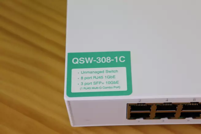 Model a nodweddion switsh QNAP QSW-308-1C 10G