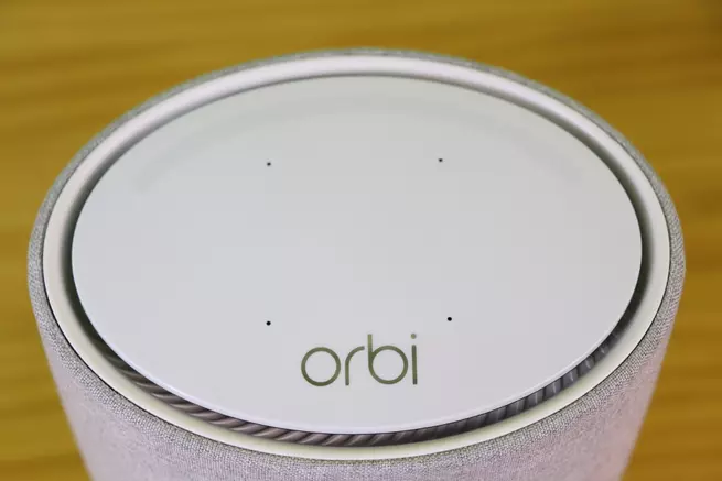 Мікрафоны на верхняй частцы NETGEAR Orbi RBS40V для Alexa