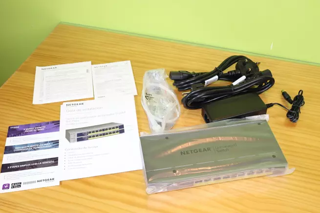 NETGEAR GS108LP Unmanaged Pindah Box Eusi