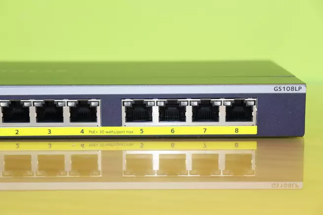 NETGEAR GS108LP Unmanaged Switch Gigabit PoE Ports