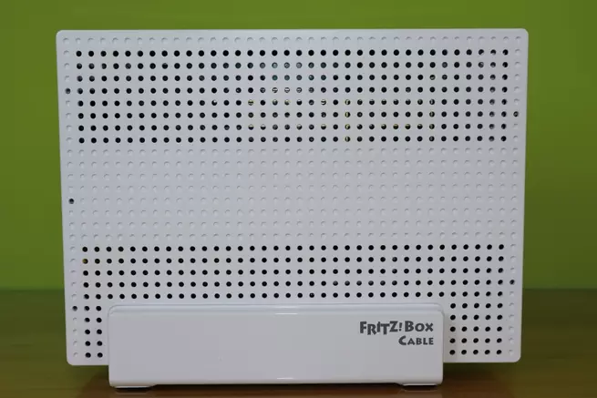 Discover the left side of the FRITZ!Box 6590 Cable router