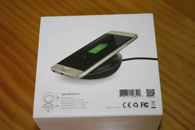 Kuseri kweiyo dodocool Fast Wireless Charger bhokisi ine tekinoroji yakatarwa