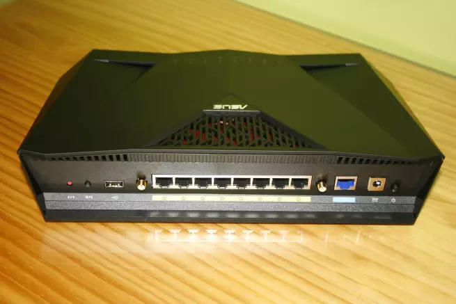 ASUS RT-AC88U router pungkur