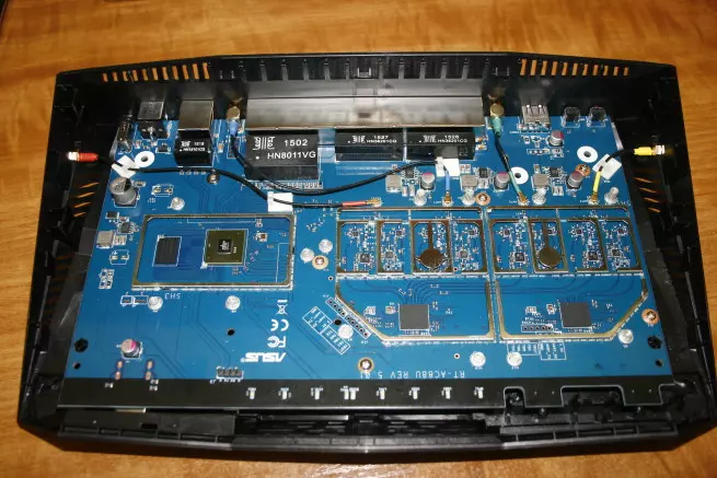 Composants ASUS RT-AC88U sans dissipateur thermique