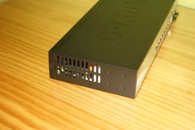 Bò gòch nan switch D-Link DGS-1210-10