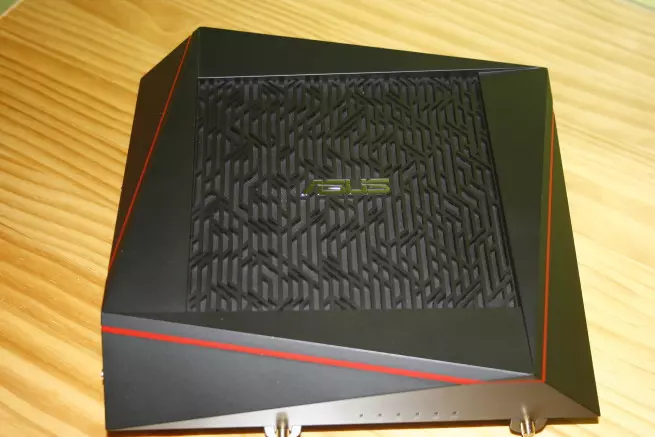 Predný router ASUS RT-AC5300