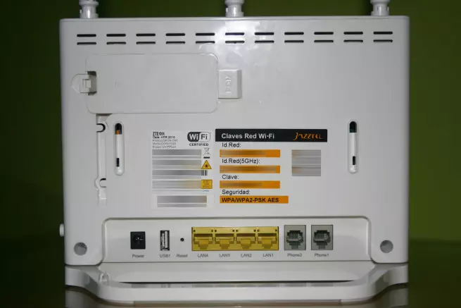 Mburi router ZTE ZXHN F680