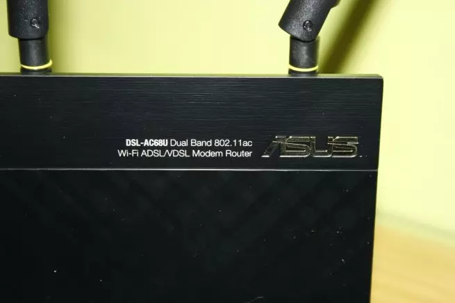 I-ASUS DSL-AC68U AC1900: Uphononongo lwale ADSL2+ kunye ne-VDSL router nge-Wi-Fi AC 24743_21