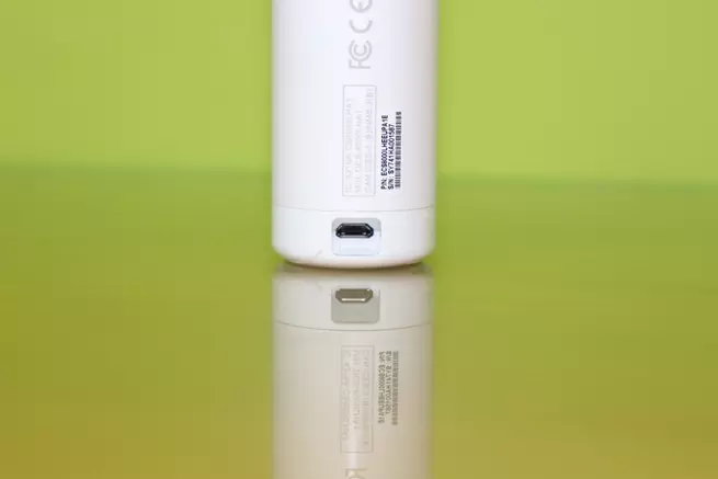 D-Link DCS-8000LH יציאת מיקרו USB מצלמת IP