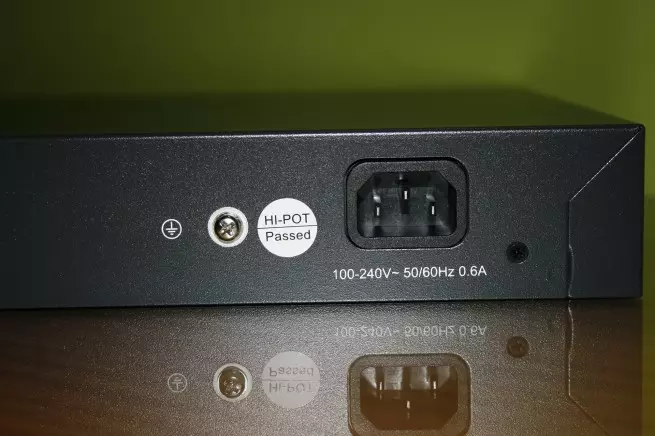 Maonero emagetsi ekubatanidza TP-LINK TL-SG3216 inogadziriswa switch