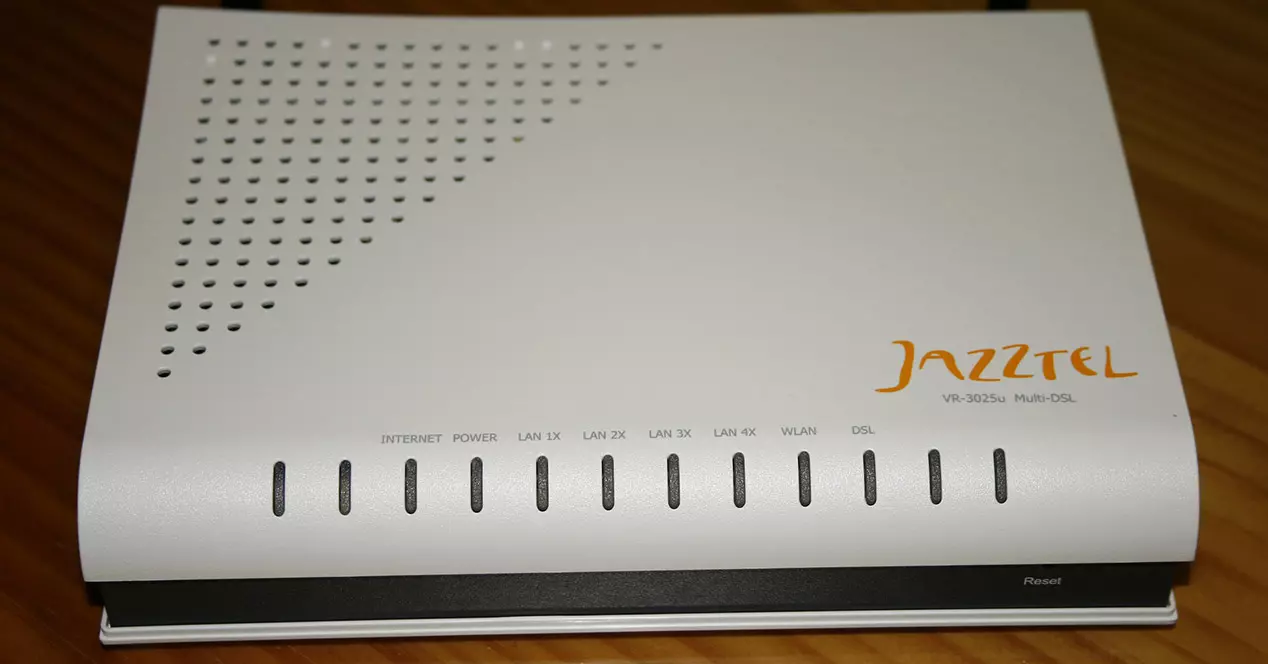 Comtrend VR-3025u: VDSL2 साठी या Jazztel राउटरचे विश्लेषण