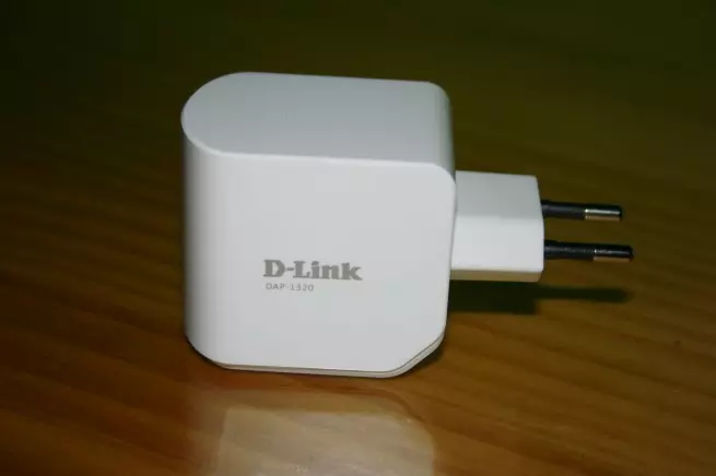 D-Link DAP-1320-ren aurrealdeko ikuspegia