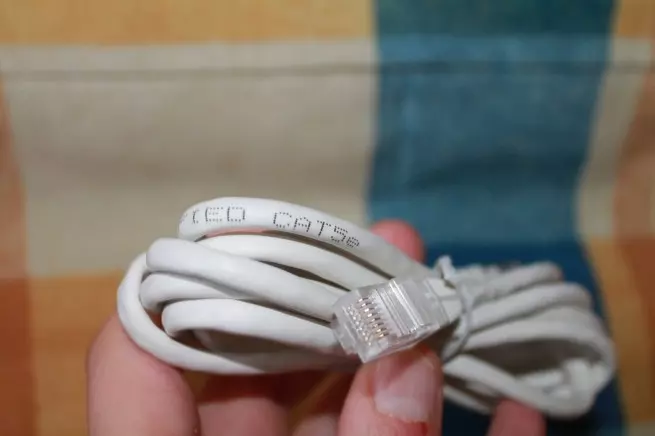 Detalye ng kategorya ng network cable na kasama sa Devolo dLAN LiveCam