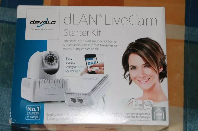 Devolo dLAN LiveCam տուփի առջև