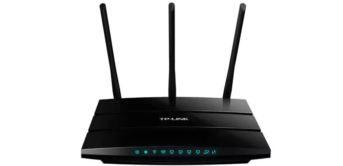 New firmware for the TP-LINK TL-WDR4900 fixes multiple issues