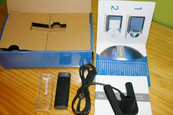 Cisco Linksys AE3000 Box akoonu