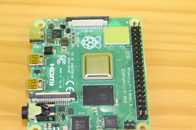 Hoved-CPU og RAM i Raspberry Pi 4 i detaljer