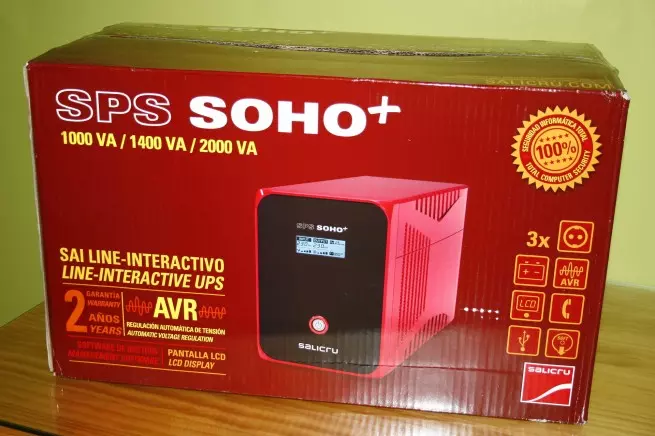 Salicru SPS SOHO 1400VA သေတ္တာ၏ရှေ့မြင်ကွင်း