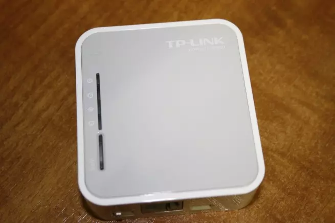 Eo anoloana ny router TP-Link TL-MR3020