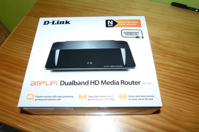 D-Link DIR-857 kassanum að framan