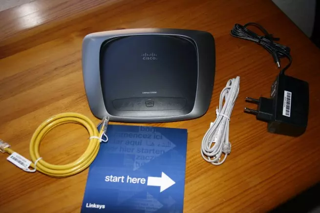 Vsebina škatle Cisco Linksys X3000