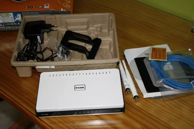 D-Link DIR-825 කොටු අන්තර්ගතය