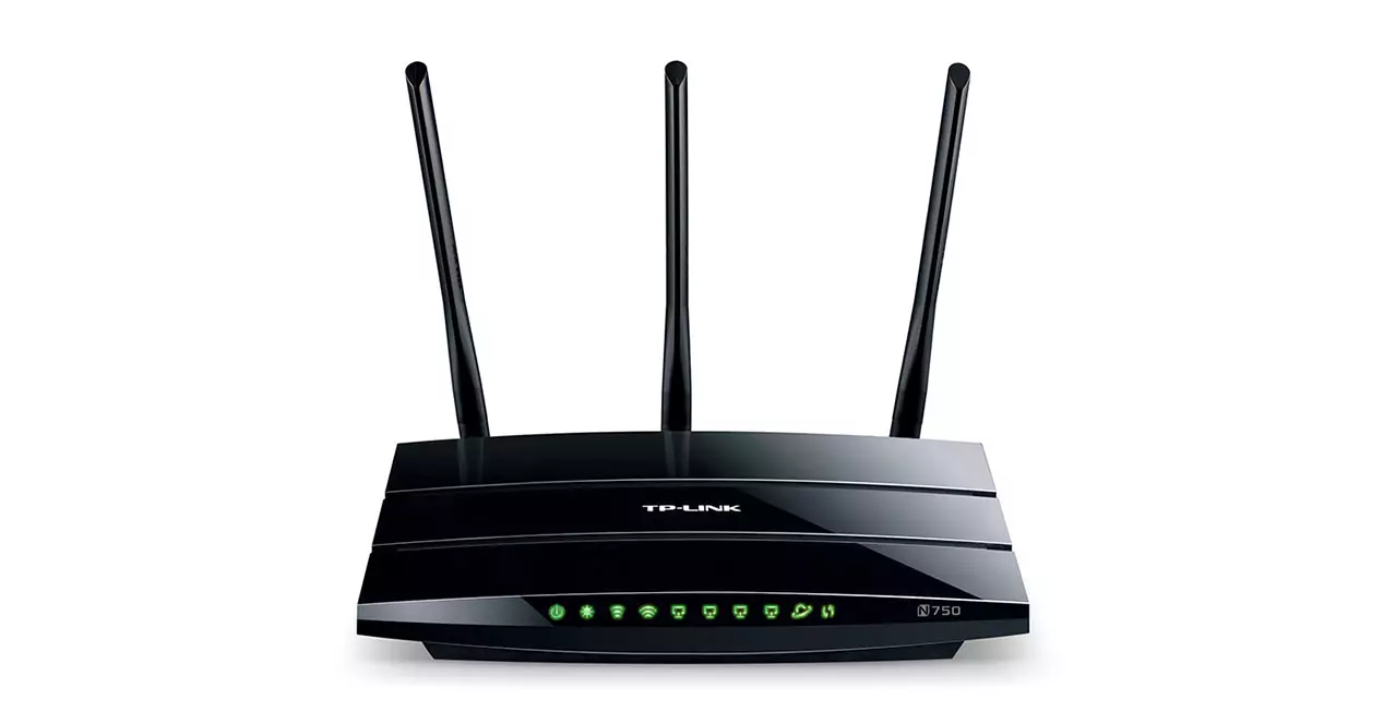 TP-LINK TL-WDR4300៖ ការវិភាគនៃរ៉ោតទ័រ WiFi N អព្យាក្រឹតនេះជាមួយនឹងក្រុមតន្រ្តីពីរក្នុងពេលដំណាលគ្នា Gigabit Ethernet និង 2 USB 25295_1