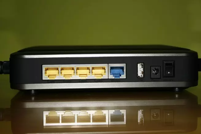 Conexións Ethernet do Sitecom WL-309