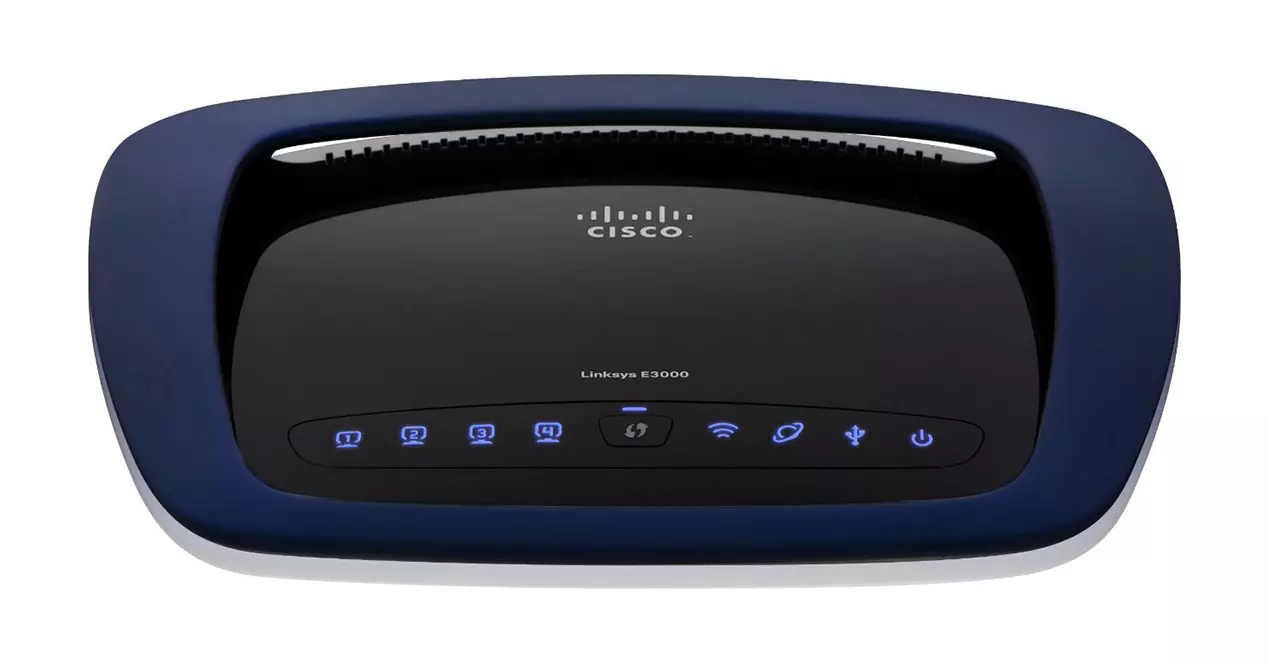 Cisco Linksys E3000 : Uhlalutyo oluphezulu kuluhlu lwe-Wi-Fi edibeneyo edibeneyo 25301_1